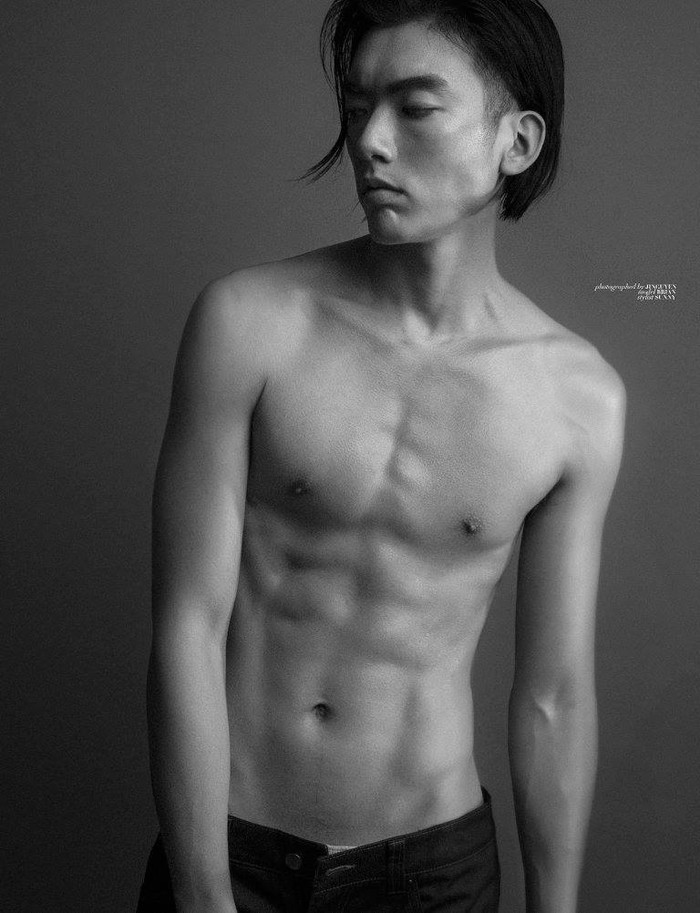 Thân hình 6 múi cuồn cuộn thế này, bảo sao chàng người mẫu khiến Bảo ...