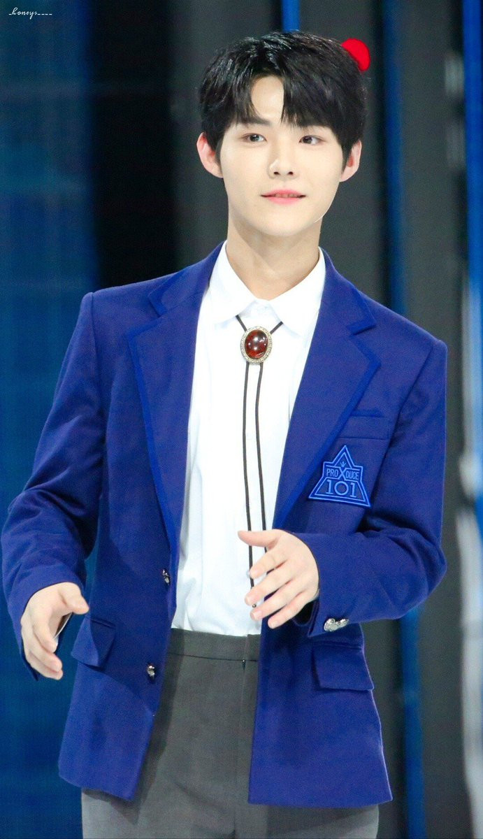 Lee Midam được fan yêu mến gửi cả xe tải cà phê đến trường quay