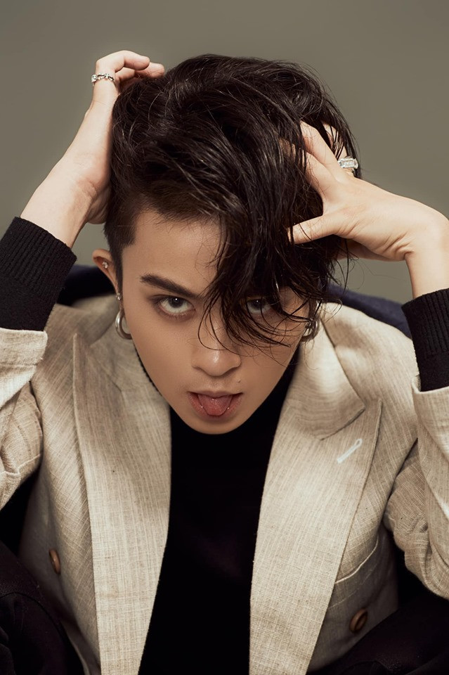 Tung loạt ảnh 'soái ca' bảnh bao Gil Lê khiến fan thả tim mỏi tay