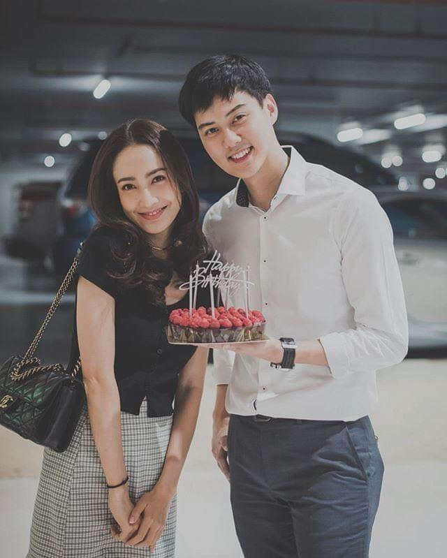 Taew Natapohn phủ nhận tin đồn chia tay bạn trai 13 năm