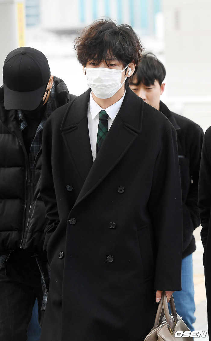 'MAMA 2019': Hueng Kai (TXT) trượt ngã, BTS đọ mặt mộc Got7, Seventeen