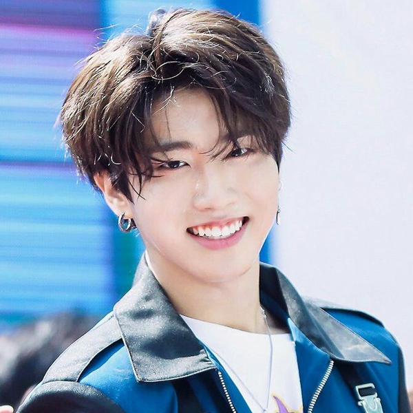 Han (STRAY KIDS) khiến các fan lo lắng về tình trạng tâm lý của mình