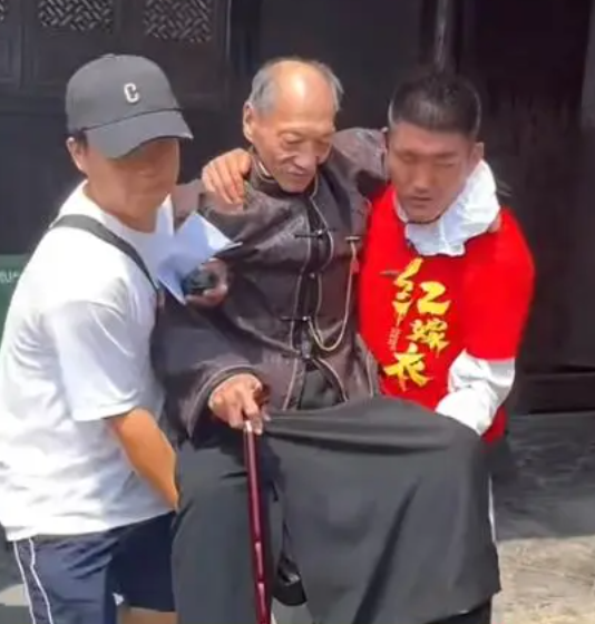 Xót xa những ngày cuối đời của 'vua ăn mày' trong Tuyệt Đỉnh Kung Fu ...