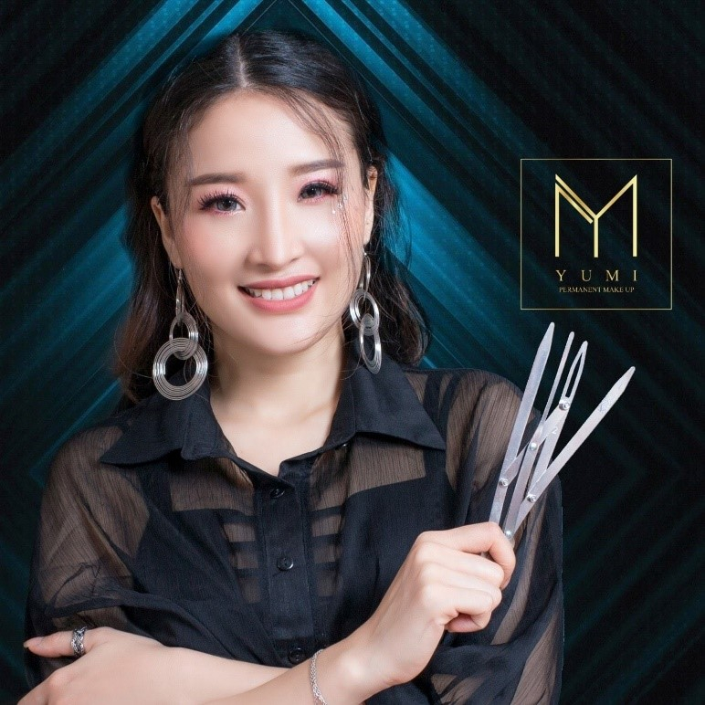 Cô giáo Yumi Trần chia sẻ câu chuyện phía sau hậu trường - Saostar.vn